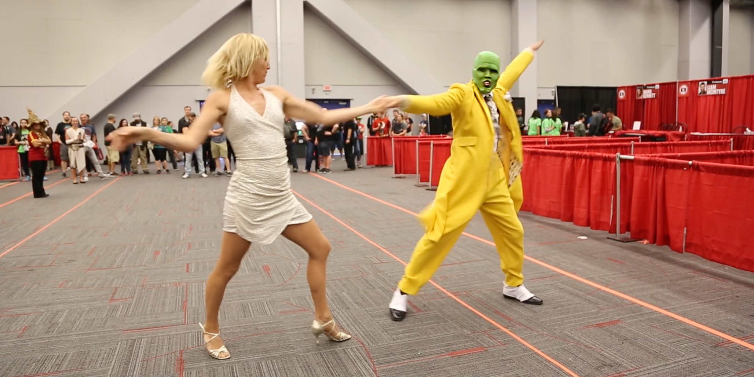 The Mask Cosplay Dancing Montreal Comiccon